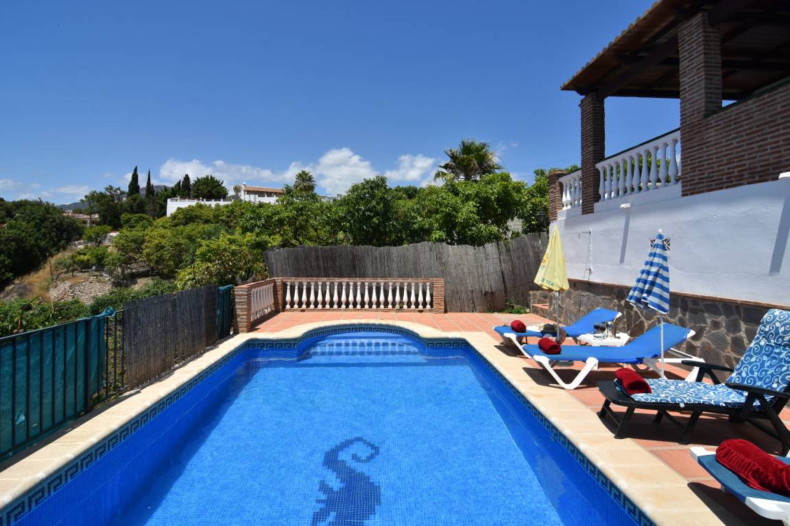 65 M² House ∙ 2 Bedrooms ∙ 4 Guests - Frigiliana