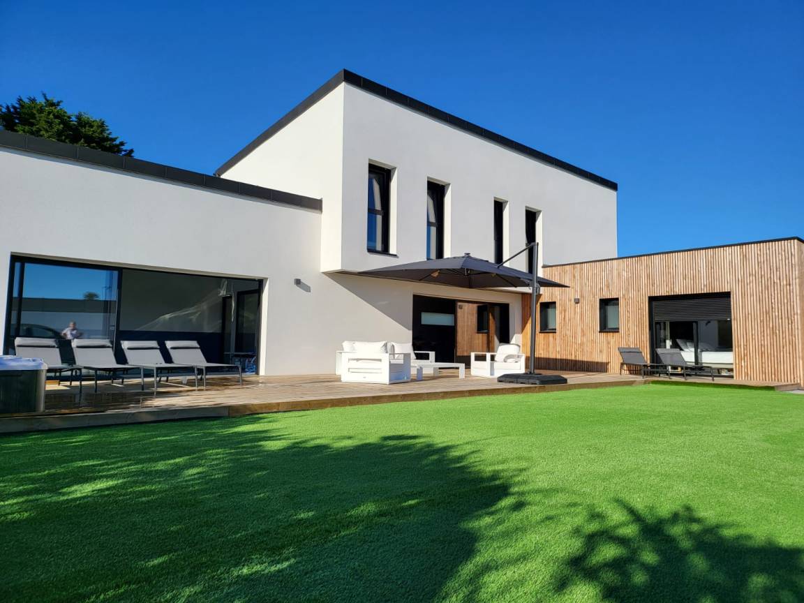 210 M² Villa ∙ 4 Schlafzimmer ∙ 12 Gäste - Santec