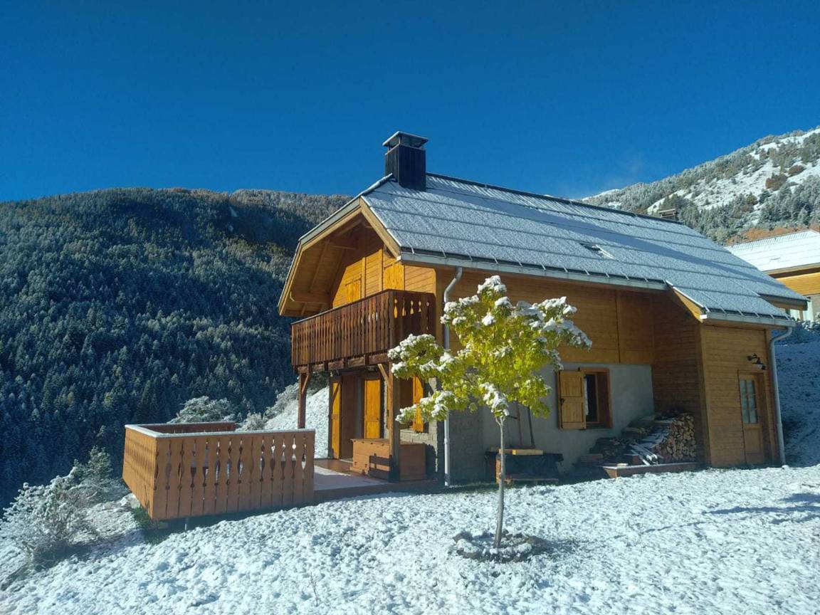 110 M² Chalet ∙ 4 Bedrooms ∙ 12 Guests - Pra-Loup