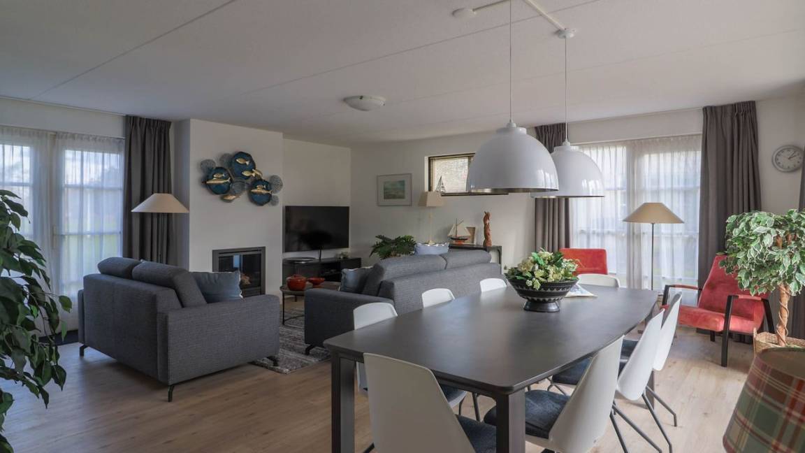 130 M² Appartement ∙ 4 Slaapkamers ∙ 8 Gasten - Makkum