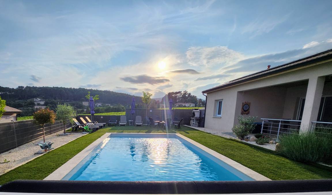 110 M² Villa ∙ 4 Habitaciones ∙ 10 Huéspedes - Largentière