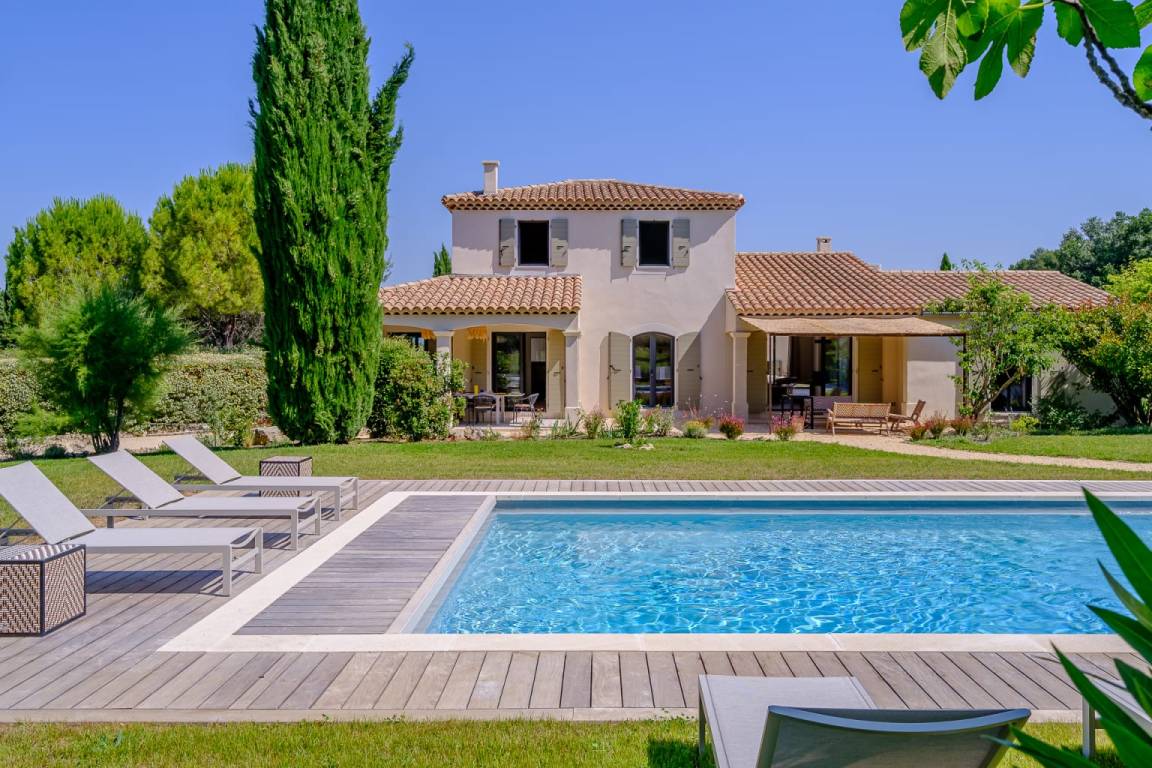Maison De Vacances ∙ 5 Chambres ∙ 10 Personnes - Éguilles