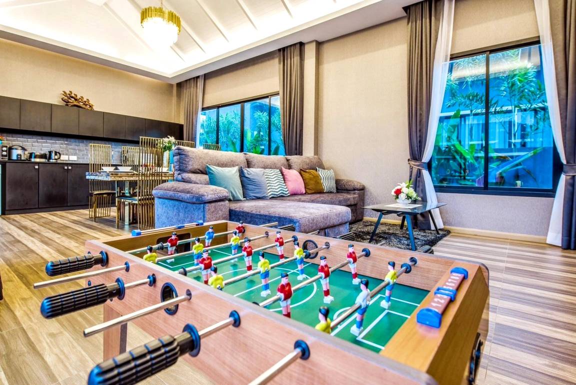 150 M² Villa ∙ 3 Bedrooms ∙ 14 Guests - Cha-am