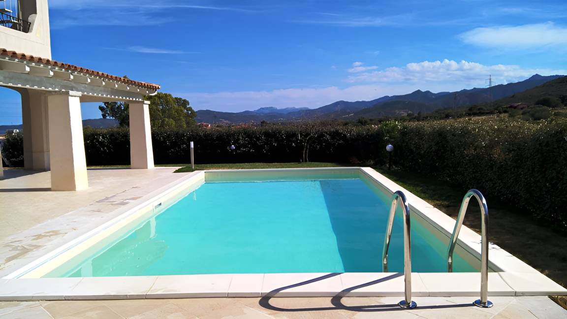 200 M² Villa ∙ 3 Bedrooms ∙ 8 Guests - Sardinia