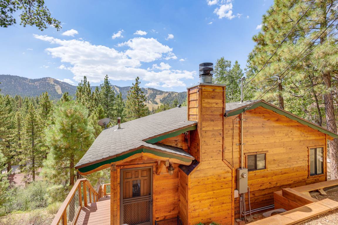 90 M² House ∙ 2 Bedrooms ∙ 5 Guests - Big Bear, CA