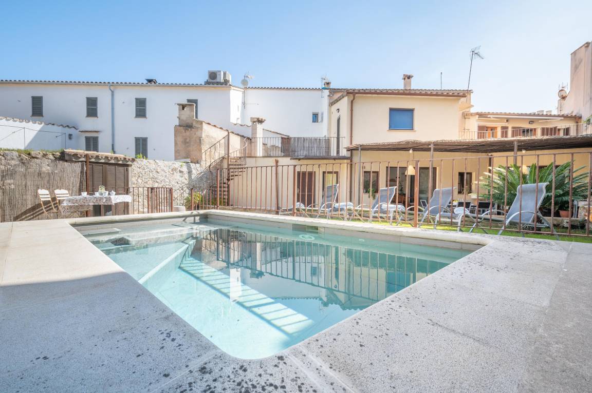 300 M² Ferienhaus ∙ 4 Schlafzimmer ∙ 8 Gäste - Pollença