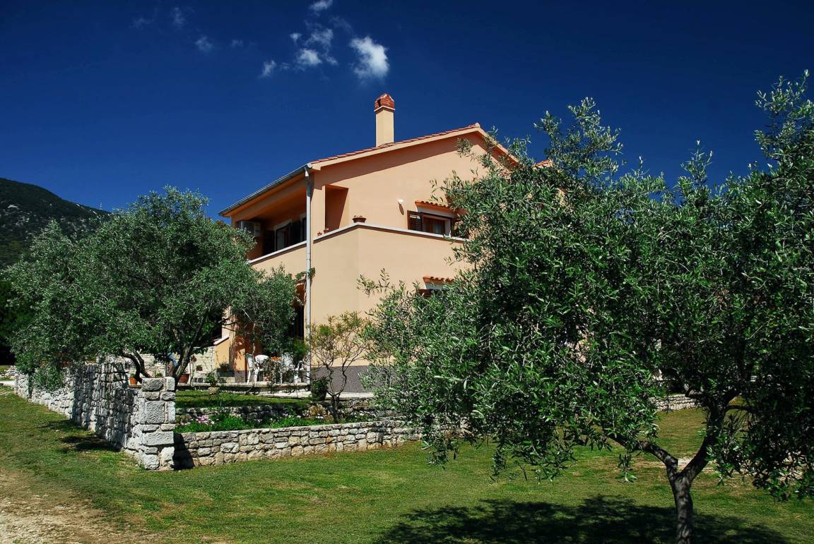 70 M² Ferienwohnung ∙ 2 Schlafzimmer ∙ 6 Gäste - Nerezine