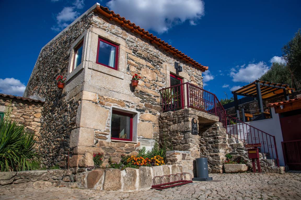 155 M² Casa ∙ 2 Quartos ∙ 6 Hóspedes - Mirandela