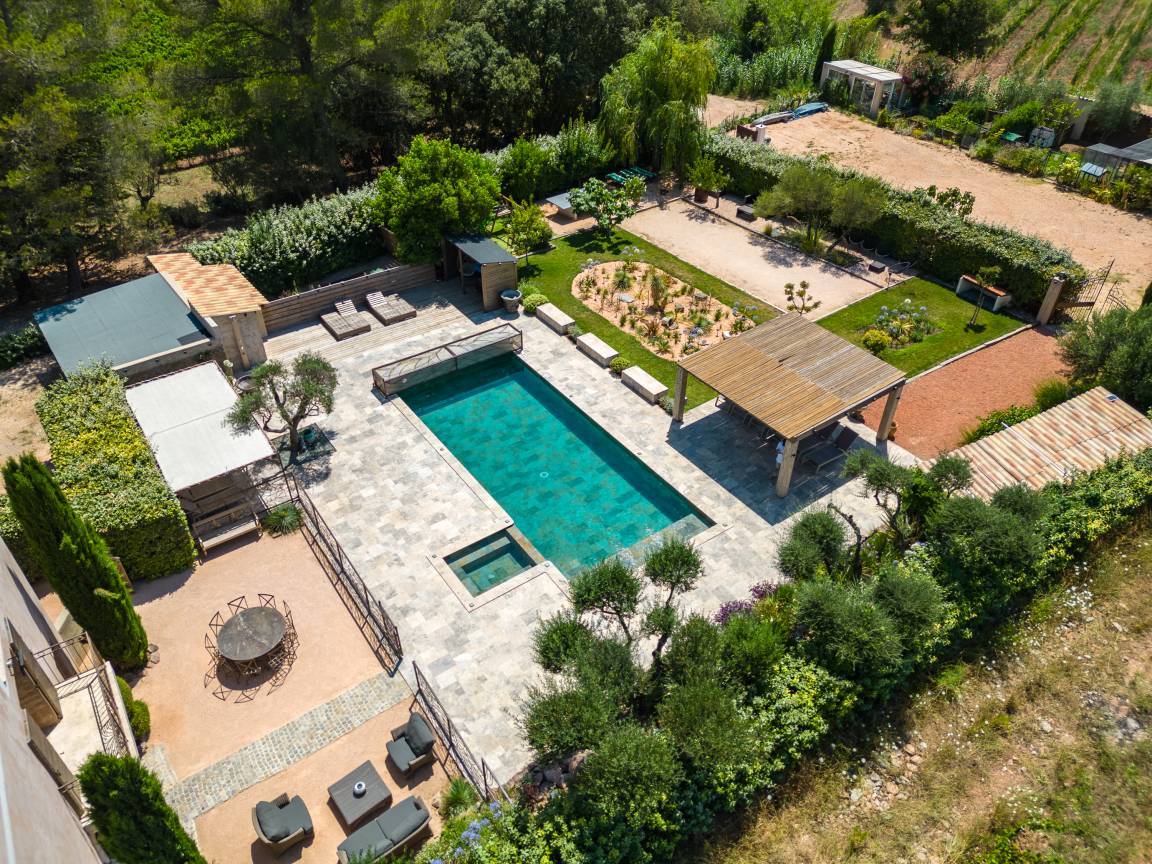 300 M² Villa ∙ 5 Chambres ∙ 12 Personnes - Brignoles