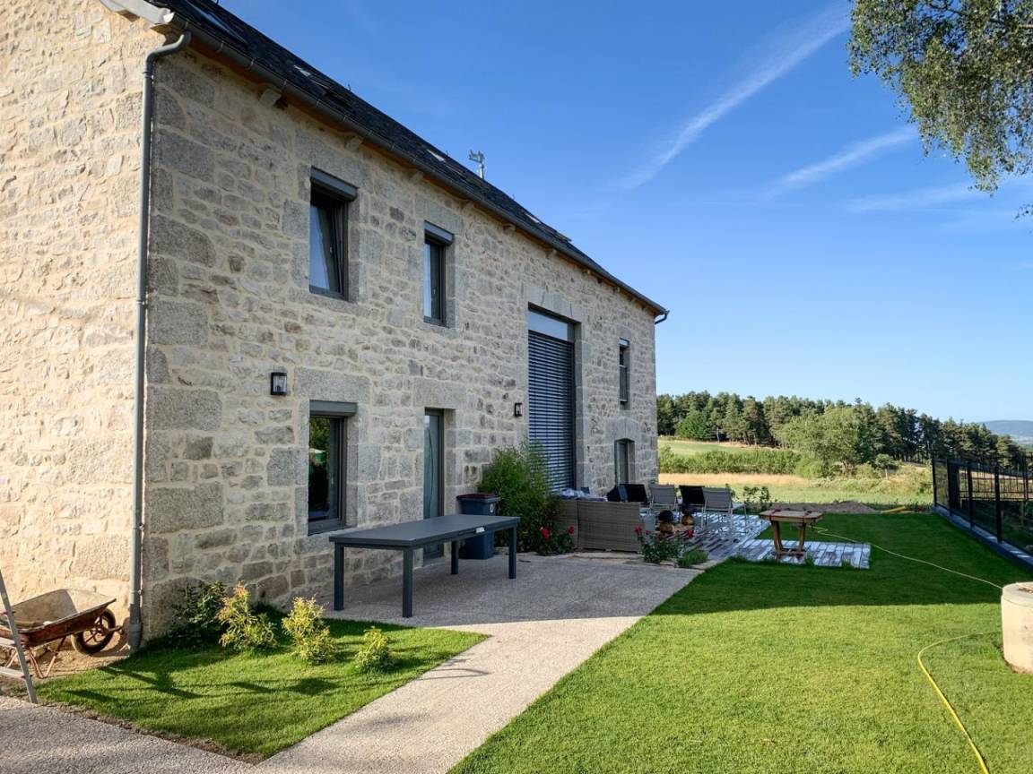 330 M² Gîte ∙ 4 Chambres ∙ 12 Personnes - Lozère