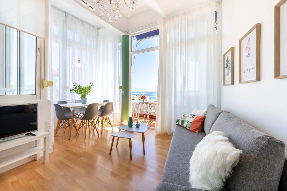 74 M² Apartamento ∙ 2 Habitaciones ∙ 5 Huéspedes - Torremolinos