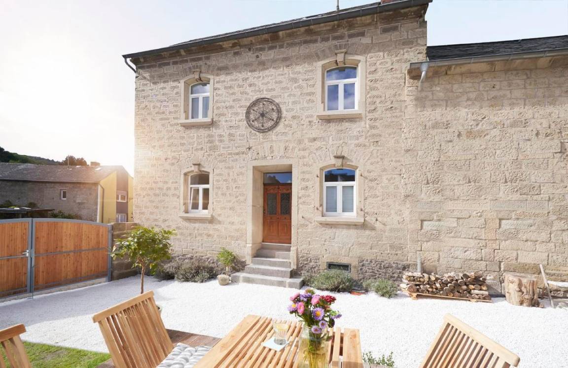 180 M² Ferienhaus ∙ 3 Schlafzimmer ∙ 6 Gäste - Monreal