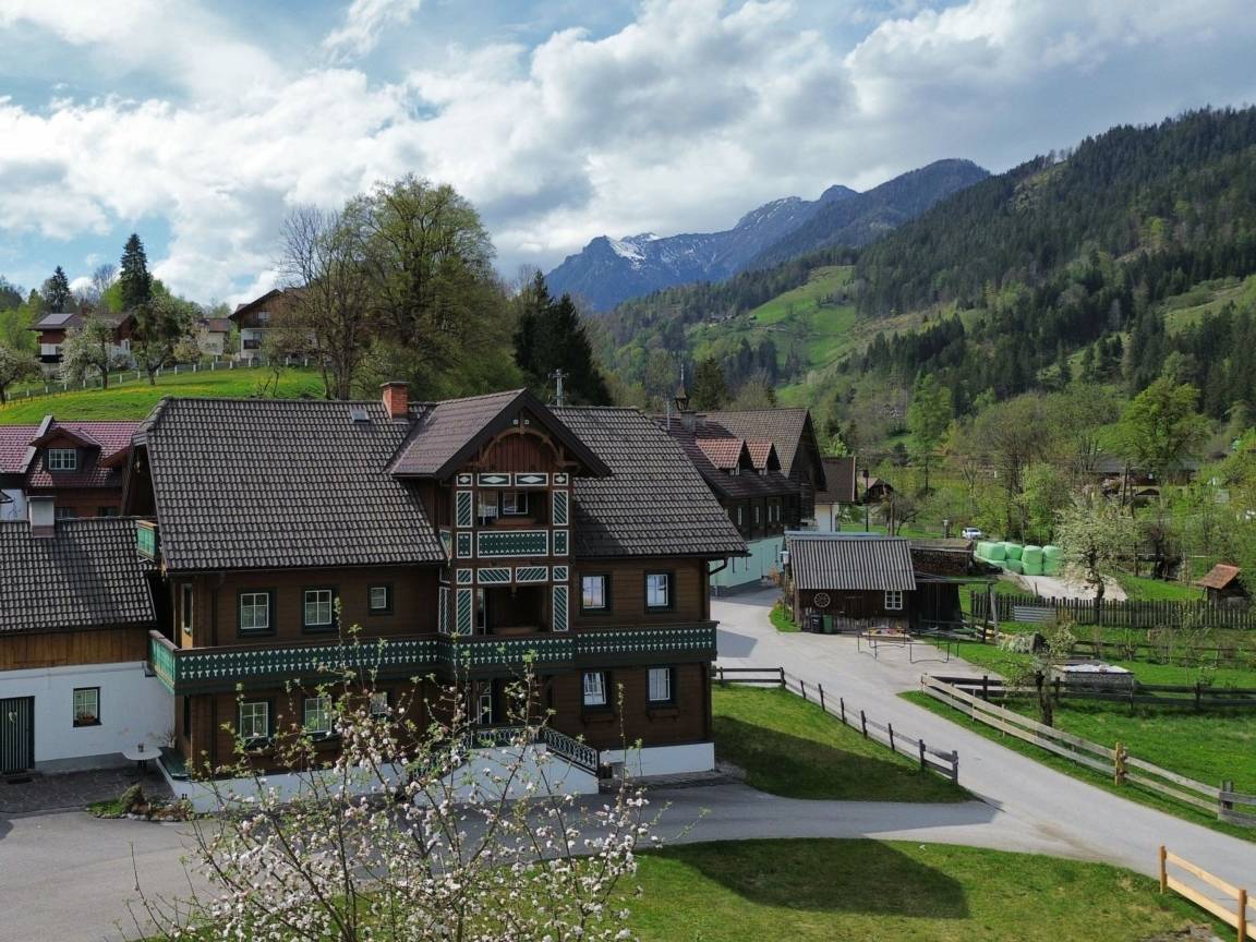 90 M² Apartment ∙ 1 Bedroom ∙ 4 Guests - Obertraun