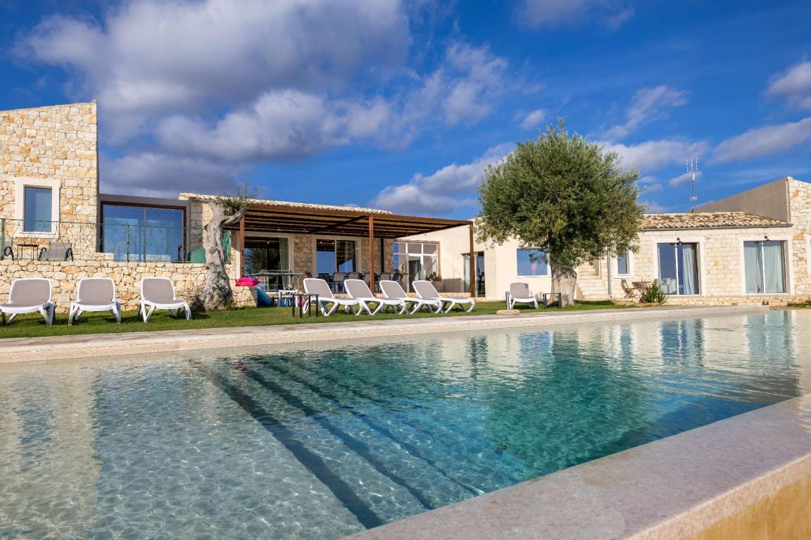 350 M² House ∙ 7 Bedrooms ∙ 14 Guests - Scicli