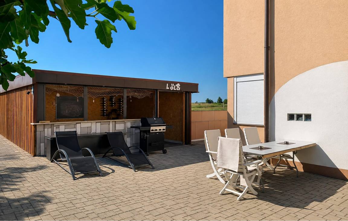 65 M² Ferienwohnung ∙ 2 Schlafzimmer ∙ 4 Gäste - Nin