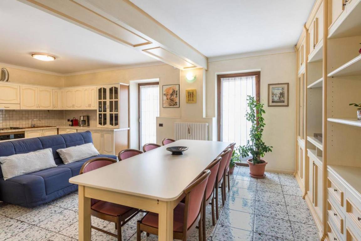 135 M² Ferienwohnung ∙ 2 Schlafzimmer ∙ 7 Gäste - Sirmione
