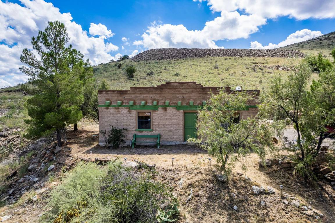 House ∙ 2 Bedrooms ∙ 4 Guests - Alpine, TX