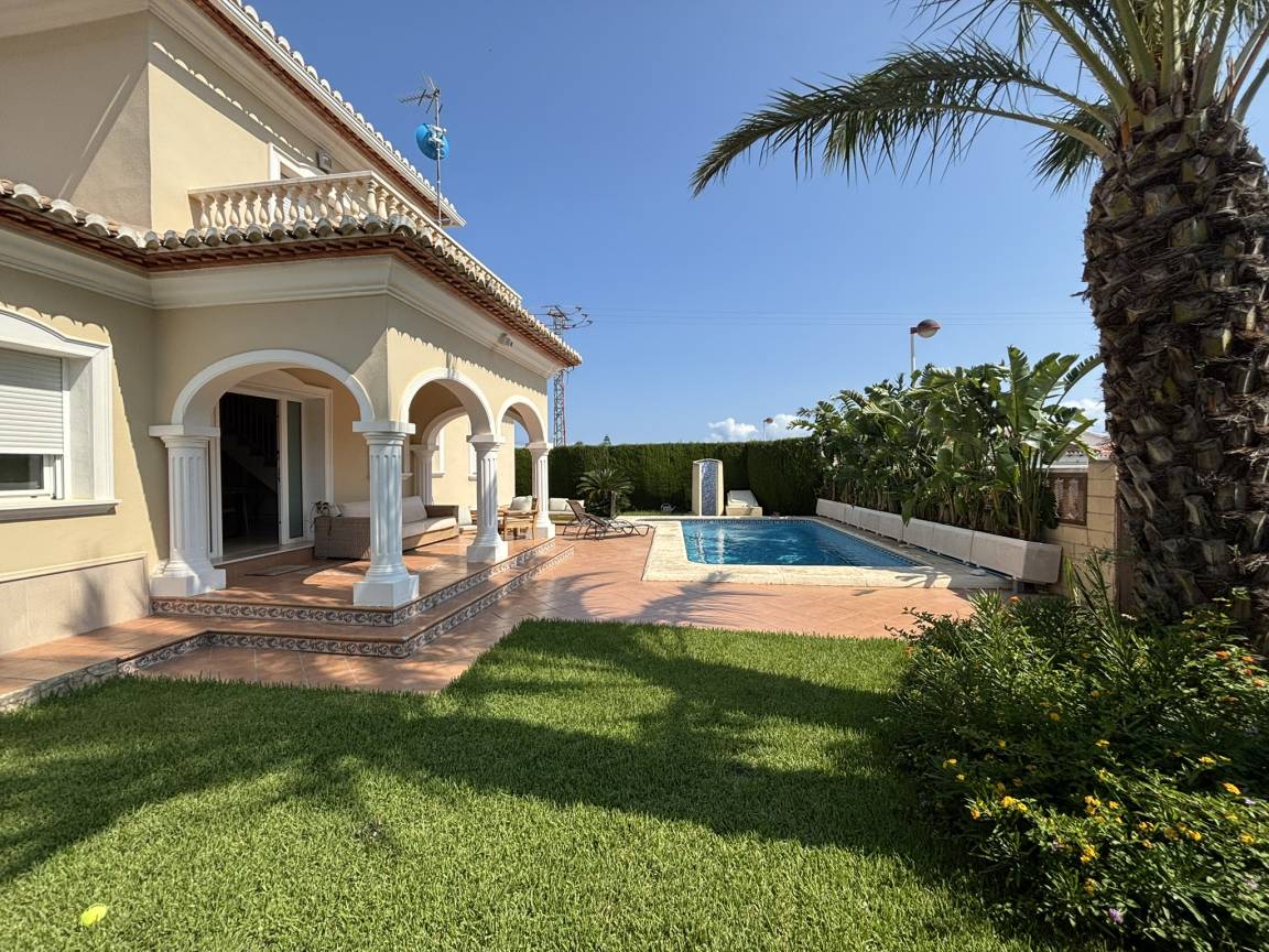 200 M² Villa ∙ 3 Chambres ∙ 6 Personnes - Dénia
