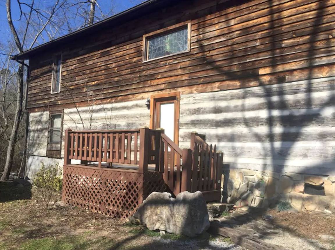 House ∙ 1 Bedroom ∙ 2 Guests - Townsend, TN
