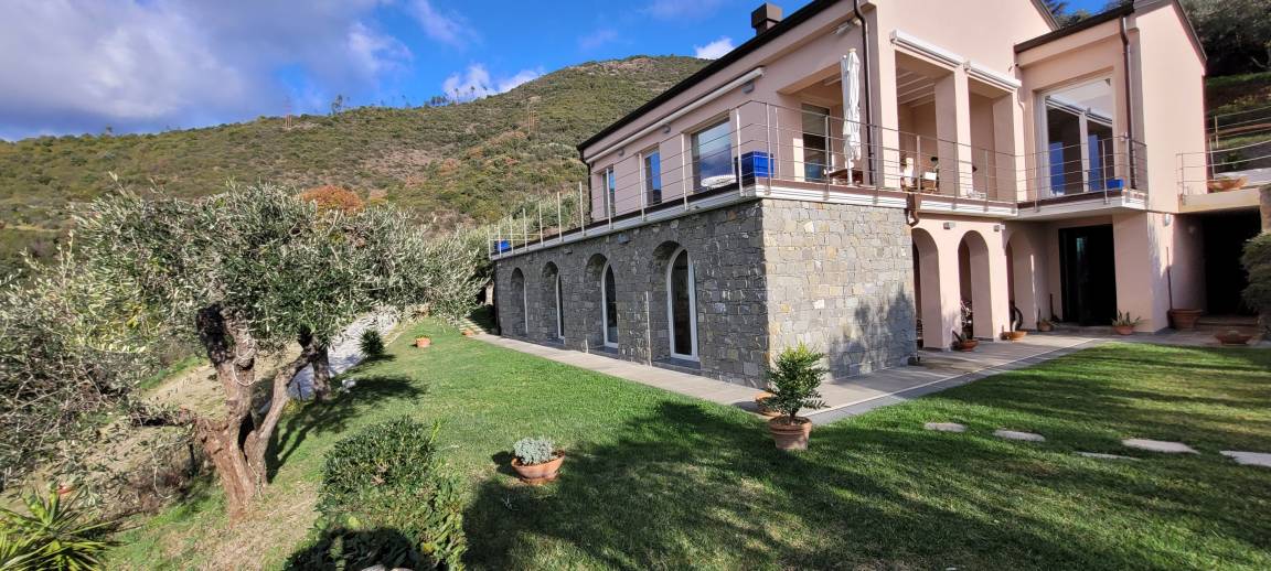 150 M² Ferienwohnung ∙ 3 Schlafzimmer ∙ 7 Gäste - Deiva Marina