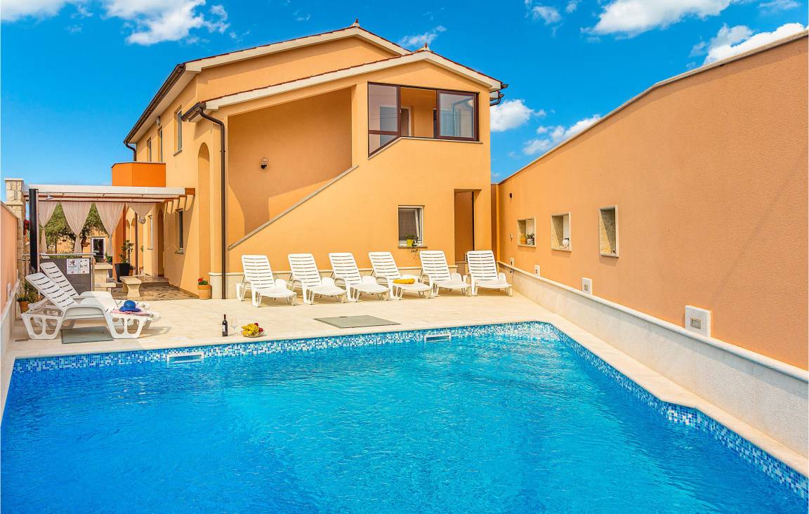 121 M² Maison De Vacances ∙ 3 Chambres ∙ 7 Personnes - Pula