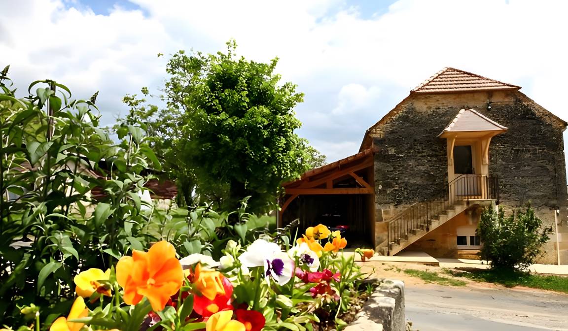 90 M² House ∙ 2 Bedrooms ∙ 6 Guests - Dordogne