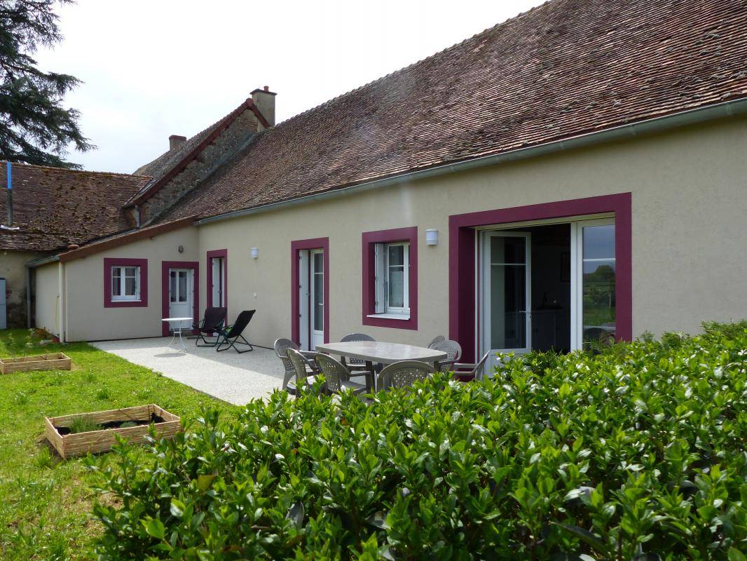 110 M² Gîte ∙ 3 Chambres ∙ 7 Personnes - Dompierre-sur-Besbre