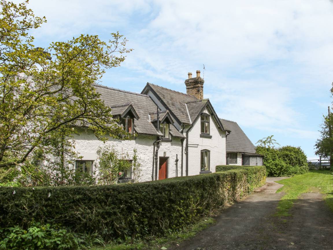 Cottage ∙ 3 Bedrooms ∙ 5 Guests - Llangollen