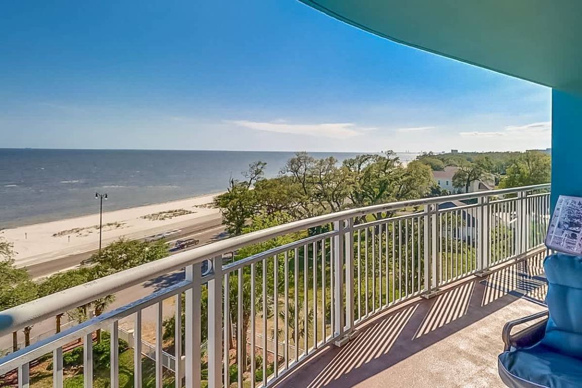 Apartment ∙ 3 Bedrooms ∙ 5 Guests - Gulfport, MS
