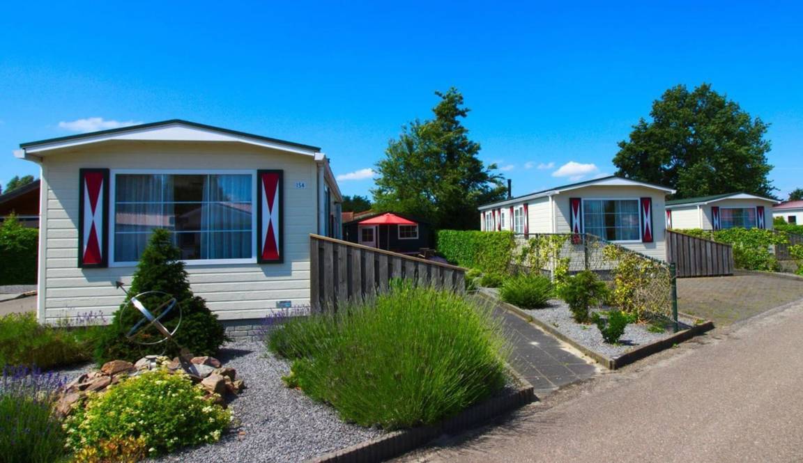 Maison De Vacances ∙ 6 Chambres ∙ 12 Personnes - Bruinisse