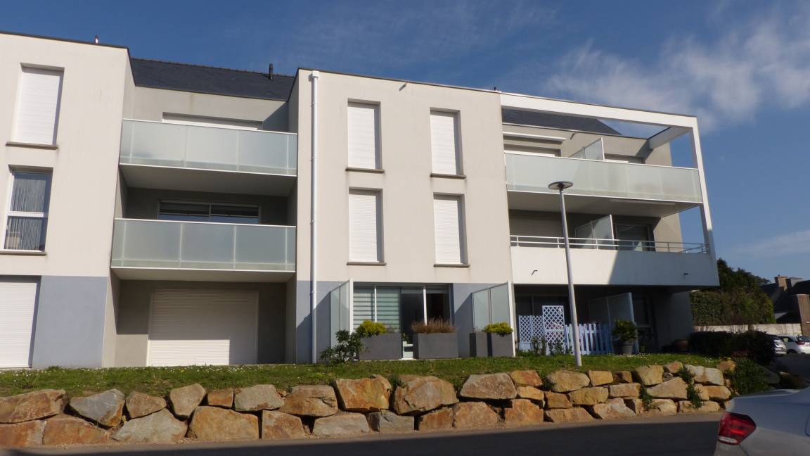 74 M² Appartement ∙ 2 Chambres ∙ 4 Personnes - Étel