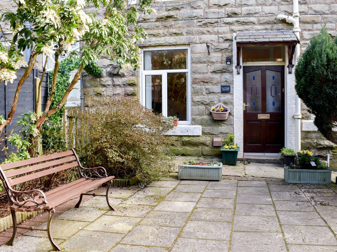 Cottage ∙ 2 Bedrooms ∙ 4 Guests - Bolton, UK