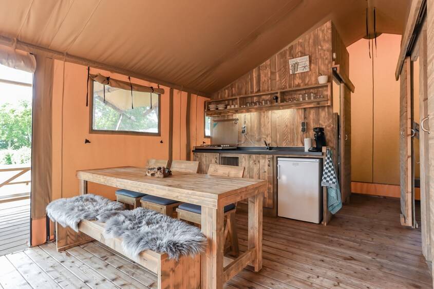 38 M² Tent ∙ 3 Bedrooms ∙ 6 Guests - Vrouwenpolder