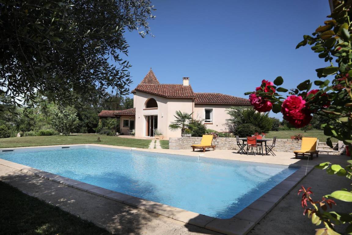 200 M² Gîte ∙ 4 Chambres ∙ 8 Personnes - Albas