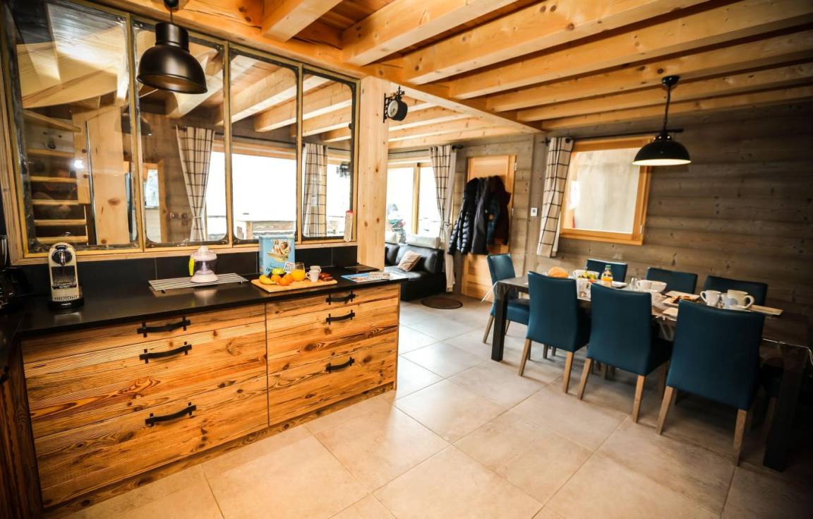 100 M² Chalet ∙ 4 Bedrooms ∙ 8 Guests - Valloire