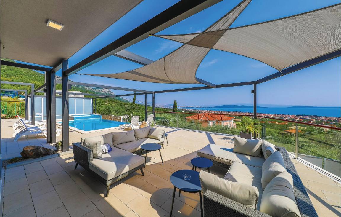 585 M² Maison De Vacances ∙ 8 Chambres ∙ 16 Personnes - Split