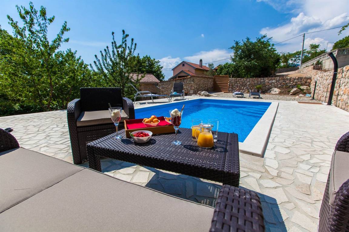 118 M² House ∙ 3 Bedrooms ∙ 6 Guests - Crikvenica