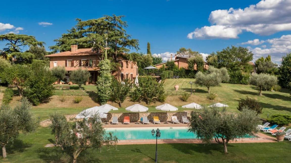 House ∙ 5 Bedrooms ∙ 10 Guests - Castiglione del Lago