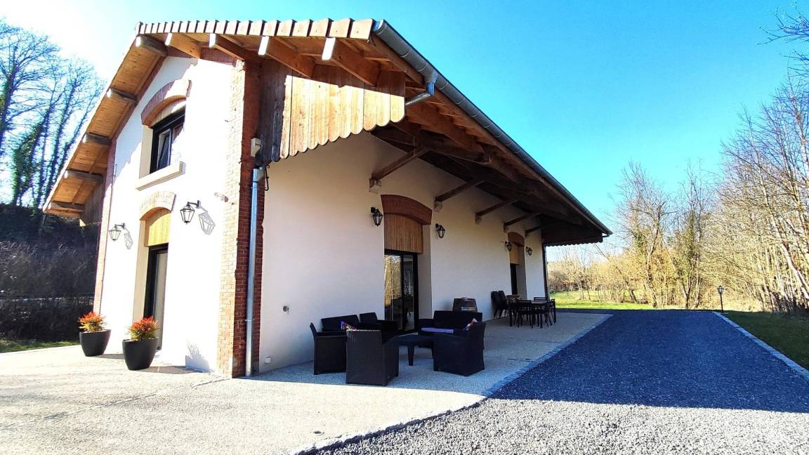 160 M² Gîte ∙ 3 Chambres ∙ 10 Personnes - Ardennes