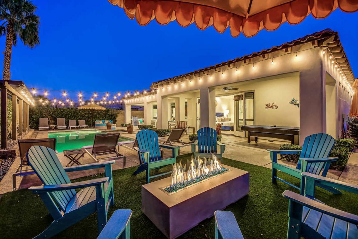 Apartment ∙ 6 Bedrooms ∙ 14 Guests - Palm Desert, CA