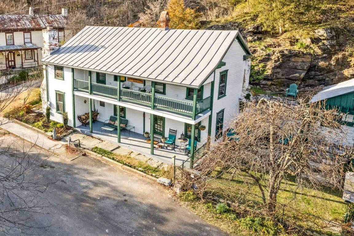 House ∙ 3 Bedrooms ∙ 6 Guests - Harpers Ferry