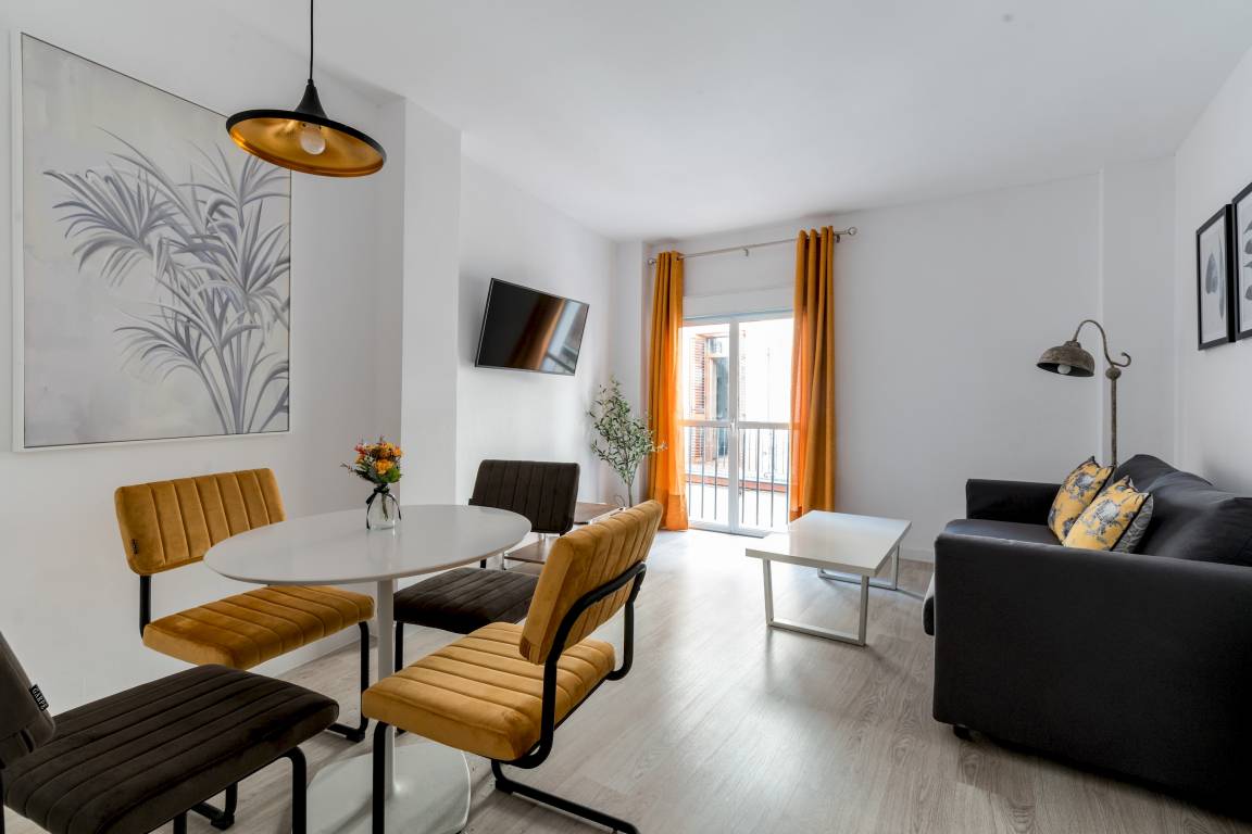 55 M² Apartment ∙ 1 Bedroom ∙ 4 Guests - Seville, Spain