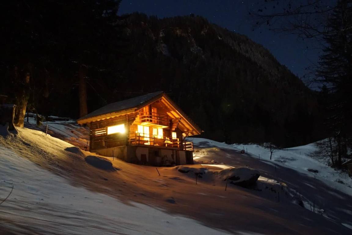 80 M² Ferienhaus ∙ 2 Schlafzimmer ∙ 6 Gäste - Innertkirchen