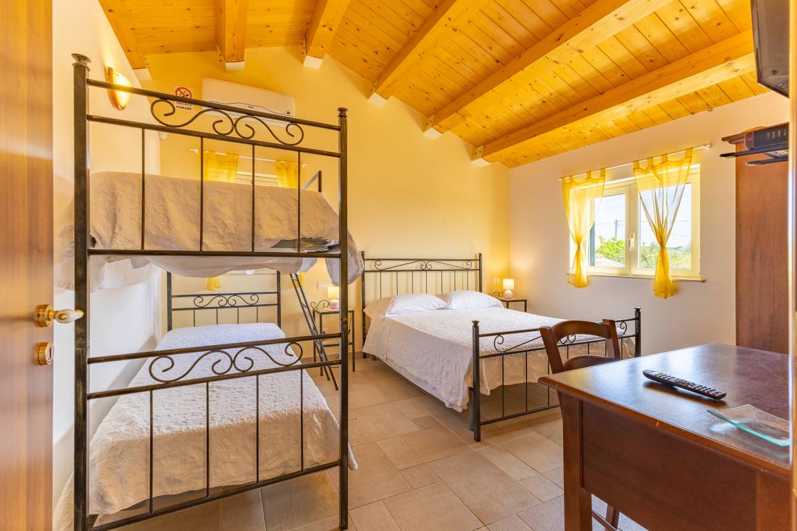 30 M² Apartment ∙ 1 Bedroom ∙ 4 Guests - Pozzallo