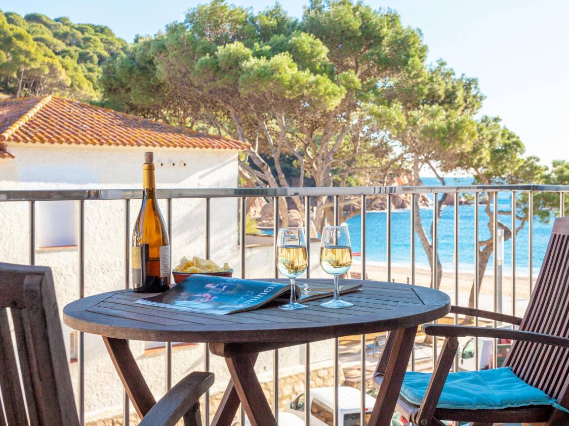 81 M² Apartamento ∙ 3 Habitaciones ∙ 6 Huéspedes - Tamariu