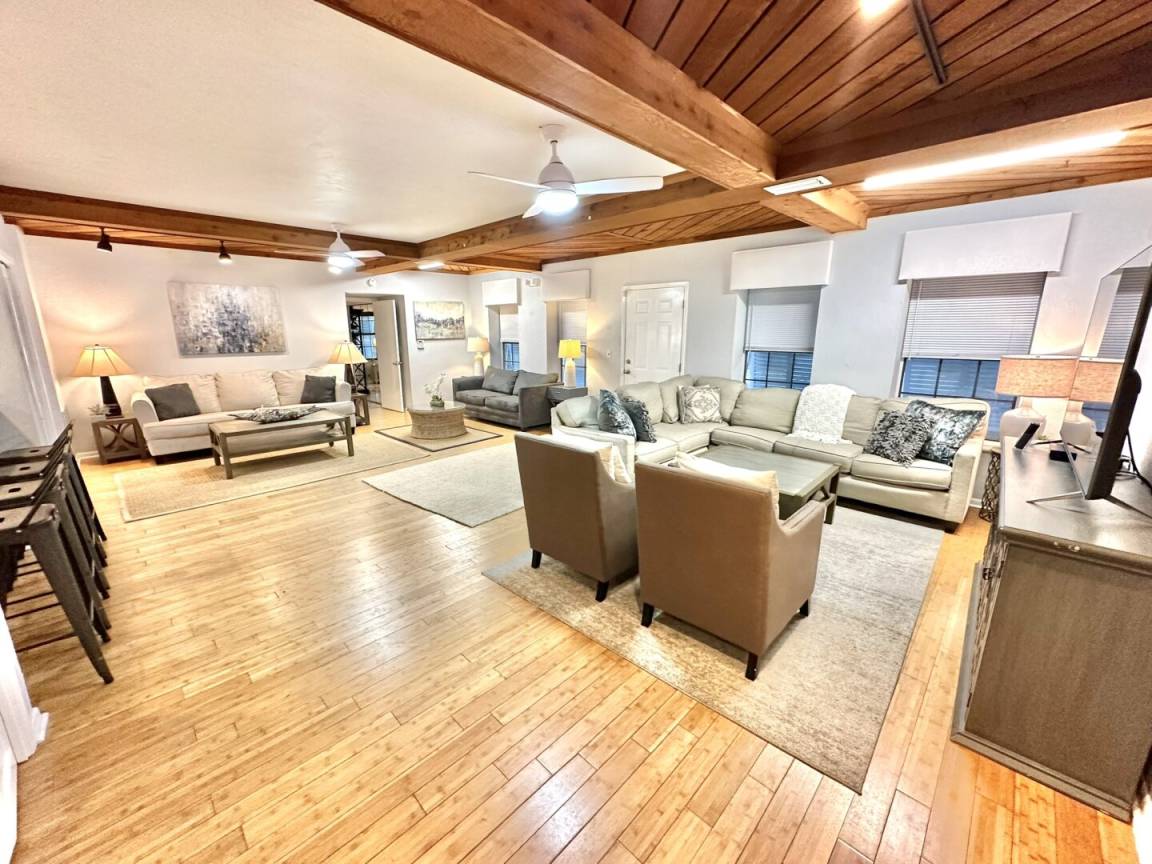 372 M² House ∙ 4 Bedrooms ∙ 18 Guests - Miramar Beach, FL