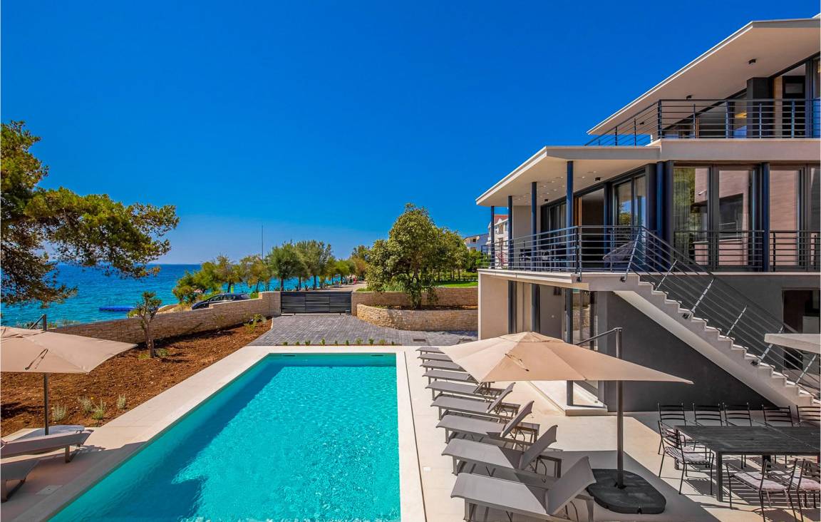 790 M² Casa ∙ 7 Habitaciones ∙ 12 Huéspedes - Zaton