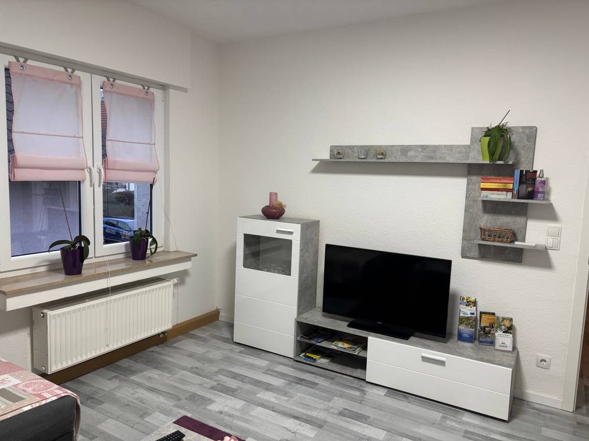 80 M² Ferienwohnung ∙ 2 Schlafzimmer ∙ 5 Gäste - Monreal