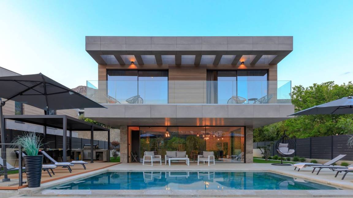 280 M² Villa ∙ 4 Bedrooms ∙ 8 Guests - Baška