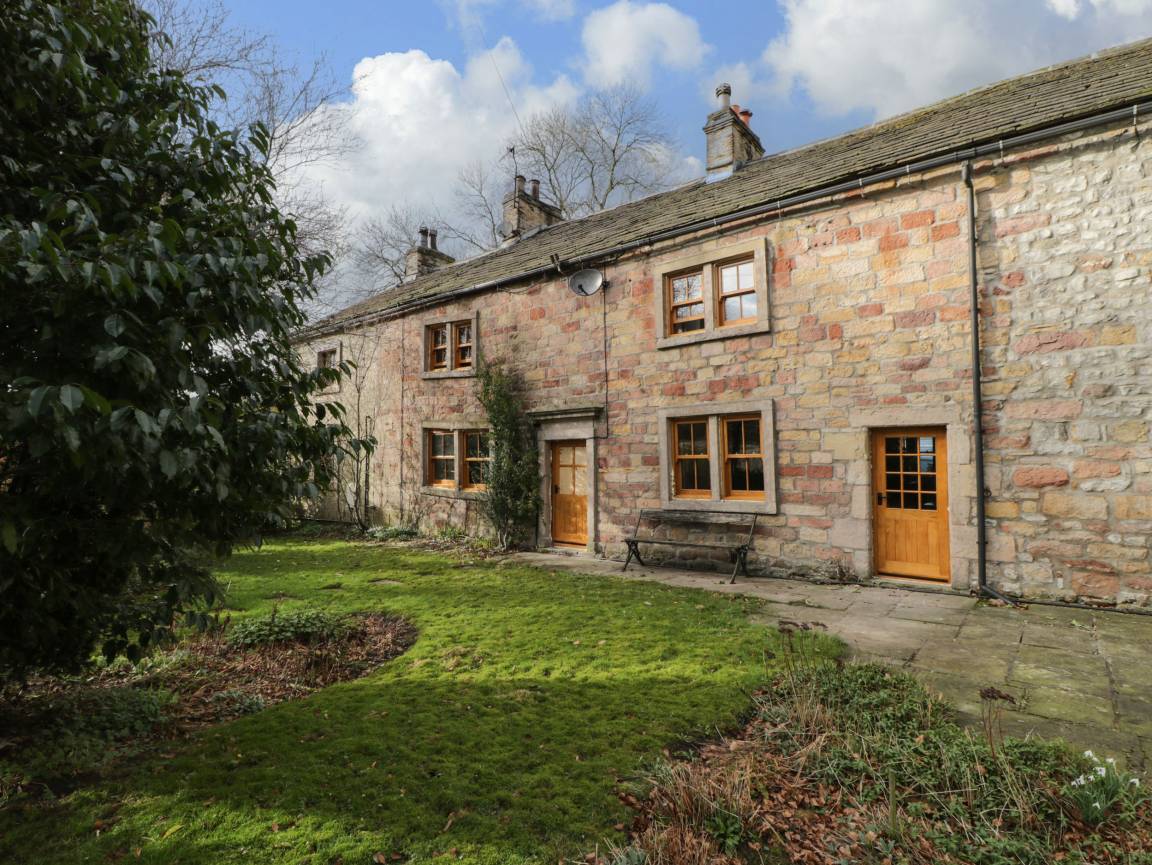 Cottage ∙ 5 Bedrooms ∙ 10 Guests - Skipton